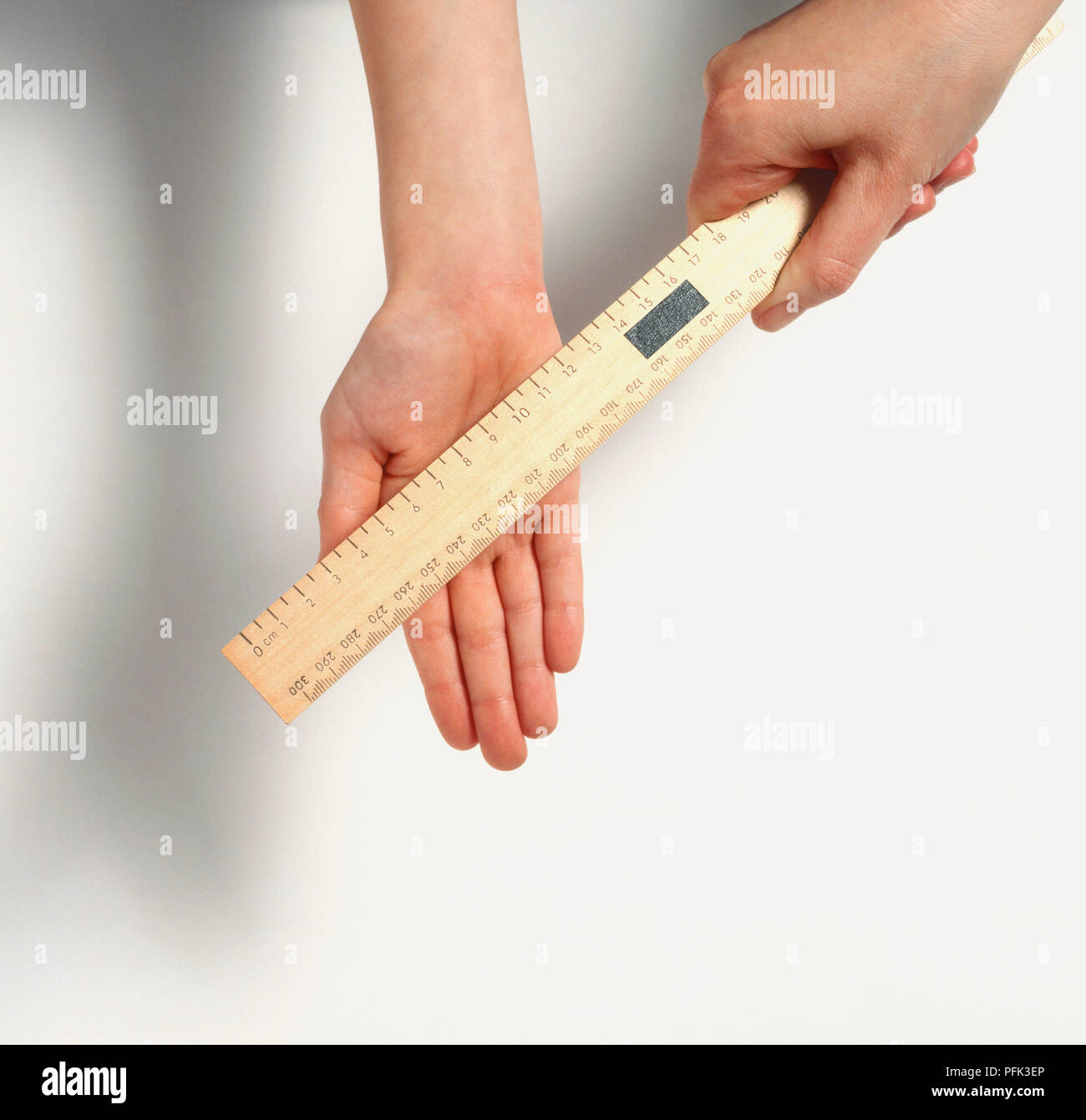 Körperstrafe jungen -Fotos und -Bildmaterial in hoher Auflösung – Alamy