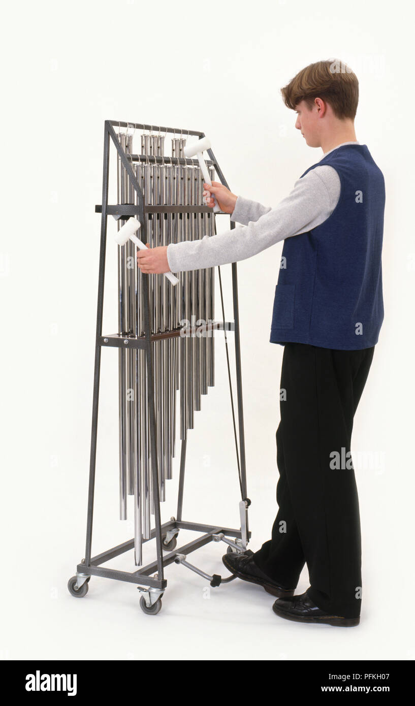 Tubular bells percussion -Fotos und -Bildmaterial in hoher Auflösung ...