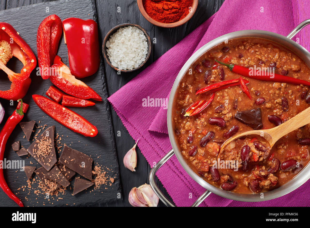 Kidneybohnen in chili con carne -Fotos und -Bildmaterial in hoher ...