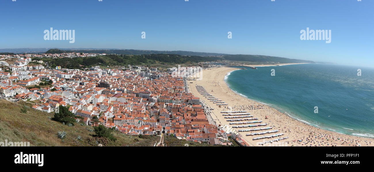 Blick auf Nazare Strand Portugal 2017 Stockfotografie - Alamy