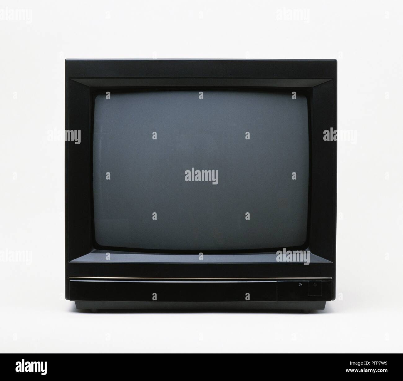 Tragbarer fernseher -Fotos und -Bildmaterial in hoher Auflösung – Alamy
