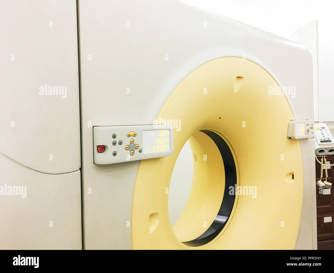 Ct scan child -Fotos und -Bildmaterial in hoher Auflösung – Alamy
