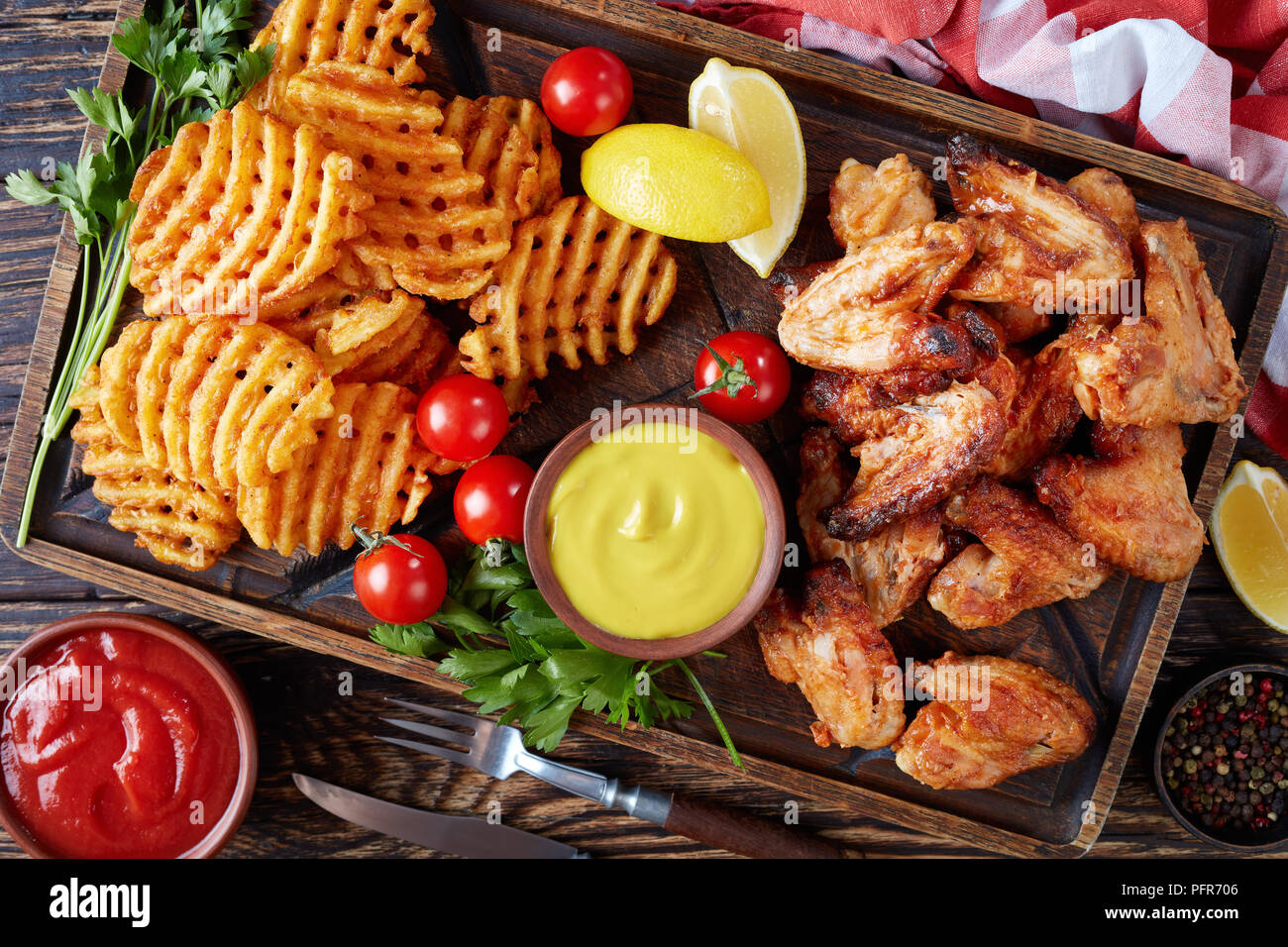 Criss cross pommes -Fotos und -Bildmaterial in hoher Auflösung – Alamy