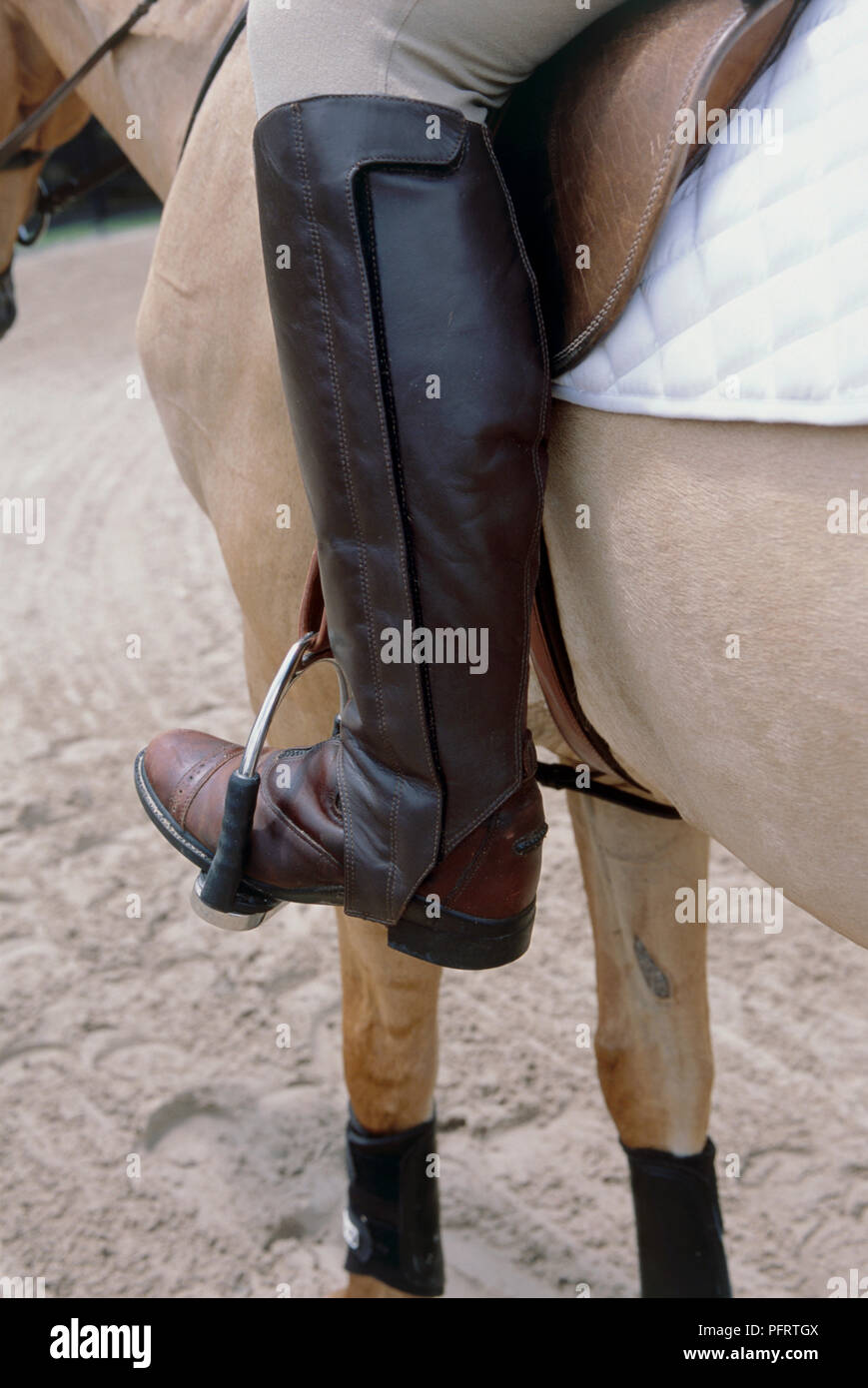 Reitstiefel Aus Leder Stockfotos und -bilder Kaufen - Alamy