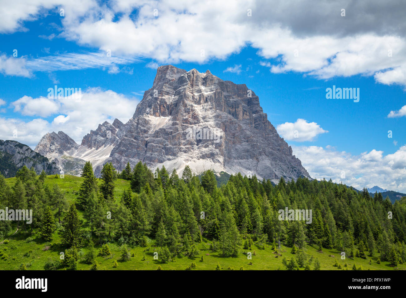 Monte pelmo north -Fotos und -Bildmaterial in hoher Auflösung – Alamy