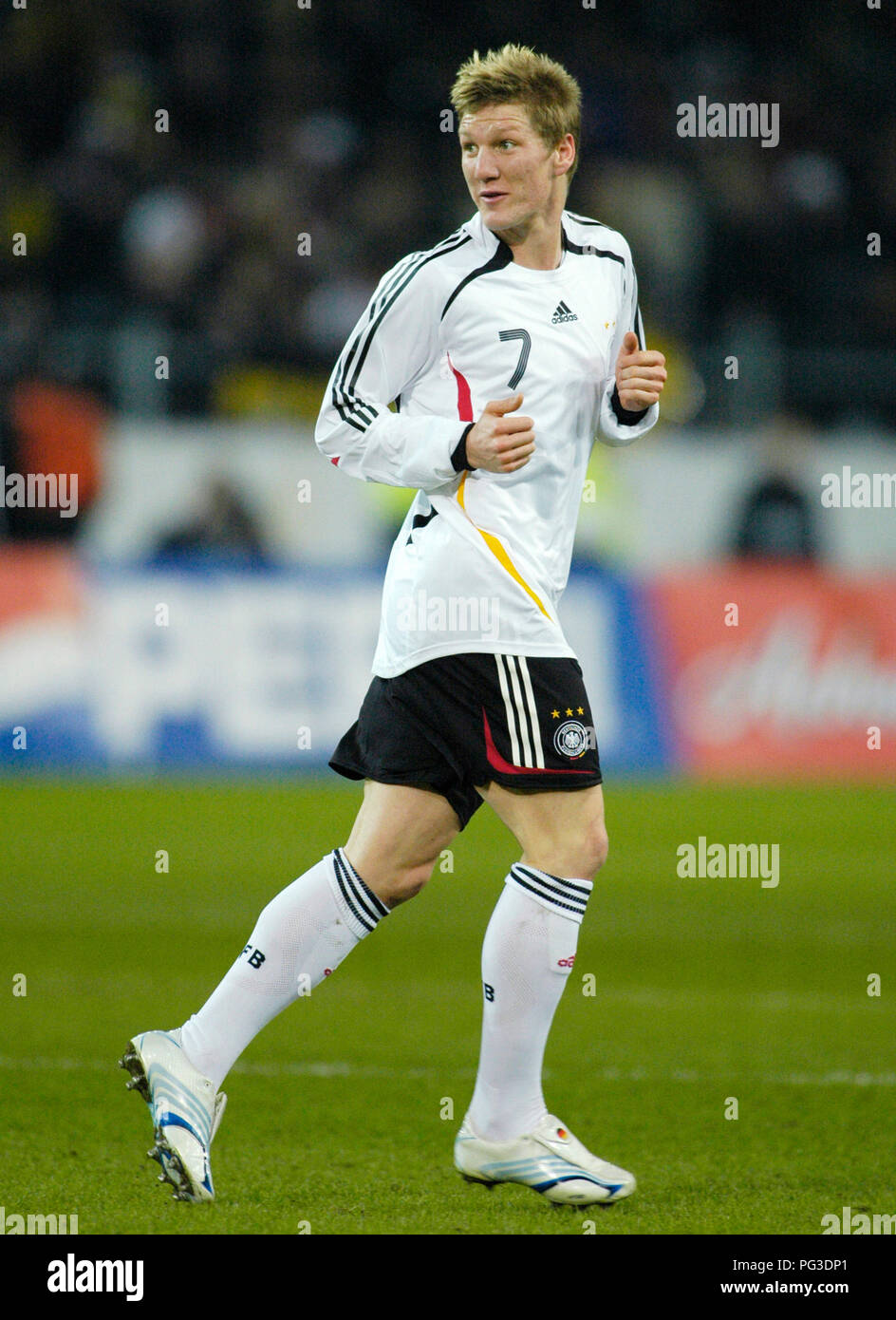 Bastian schweinsteiger 2006 -Fotos und -Bildmaterial in hoher Auflösung ... Bastian schweinsteiger 2006 -Fotos und -Bildmaterial in hoher Auflösung ...