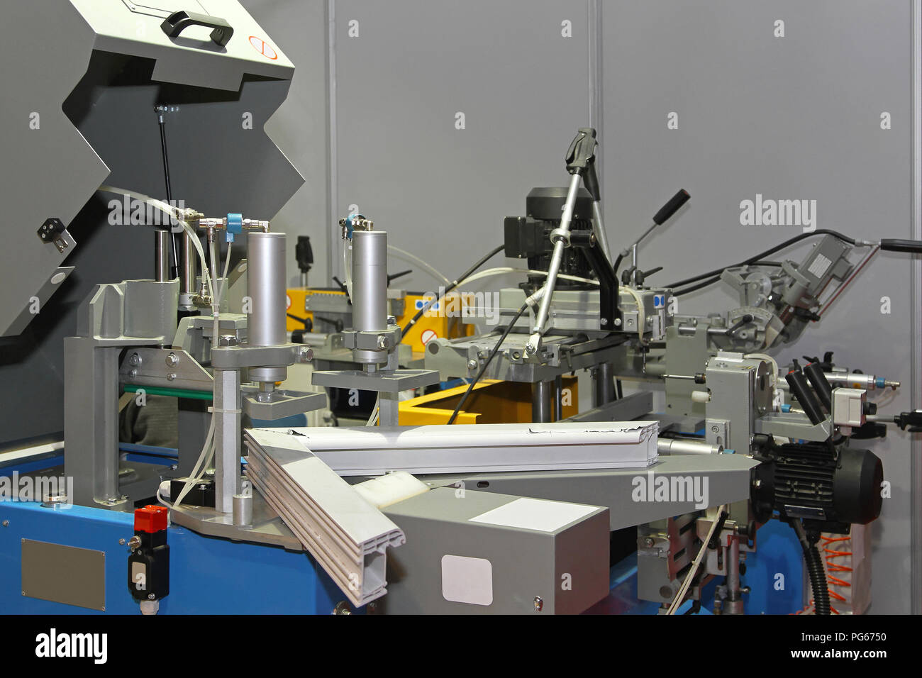 Herstellung von fenstern Stockfotos und -bilder Kaufen - Alamy