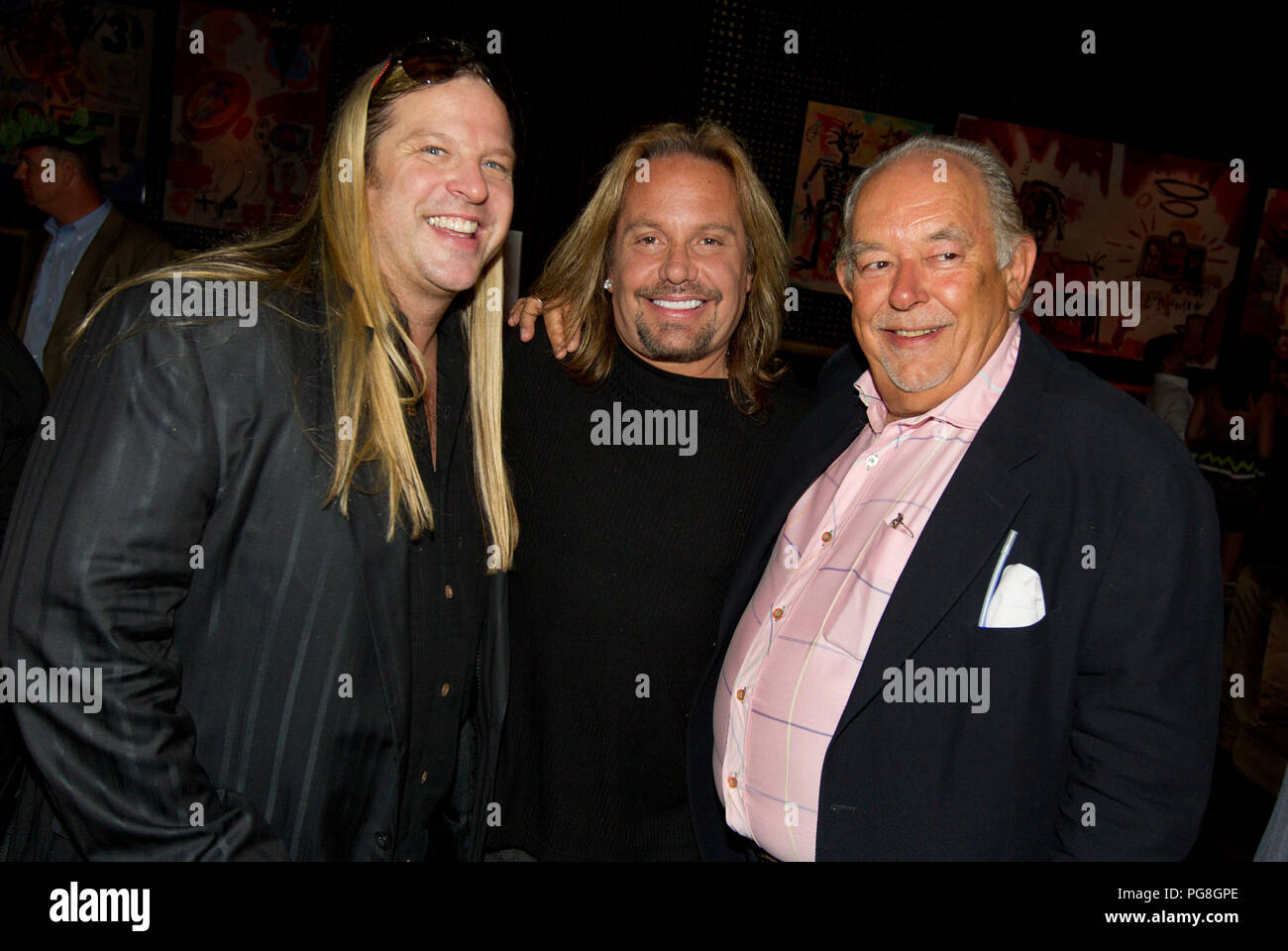 Vince neil michael boychuck dargestellt -Fotos und -Bildmaterial in ...