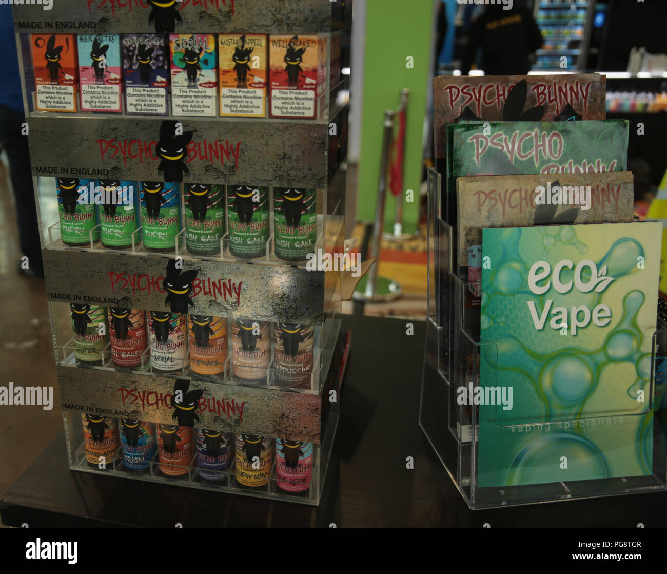 Vape Tricks Stockfotos und -bilder Kaufen - Alamy