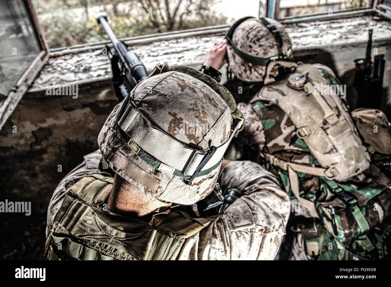 Sniper team -Fotos und -Bildmaterial in hoher Auflösung – Alamy