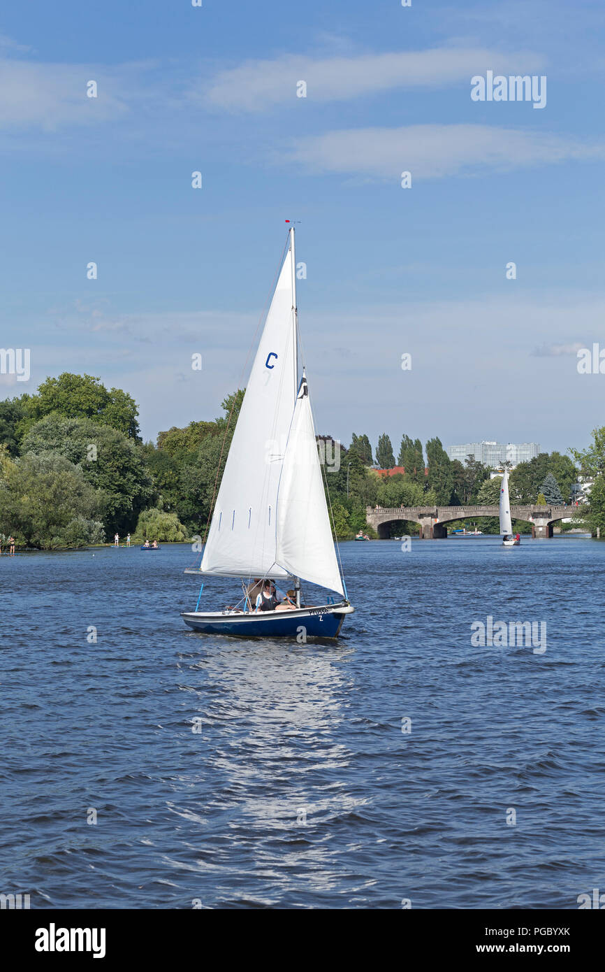 Segelboot europa -Fotos und -Bildmaterial in hoher Auflösung – Alamy