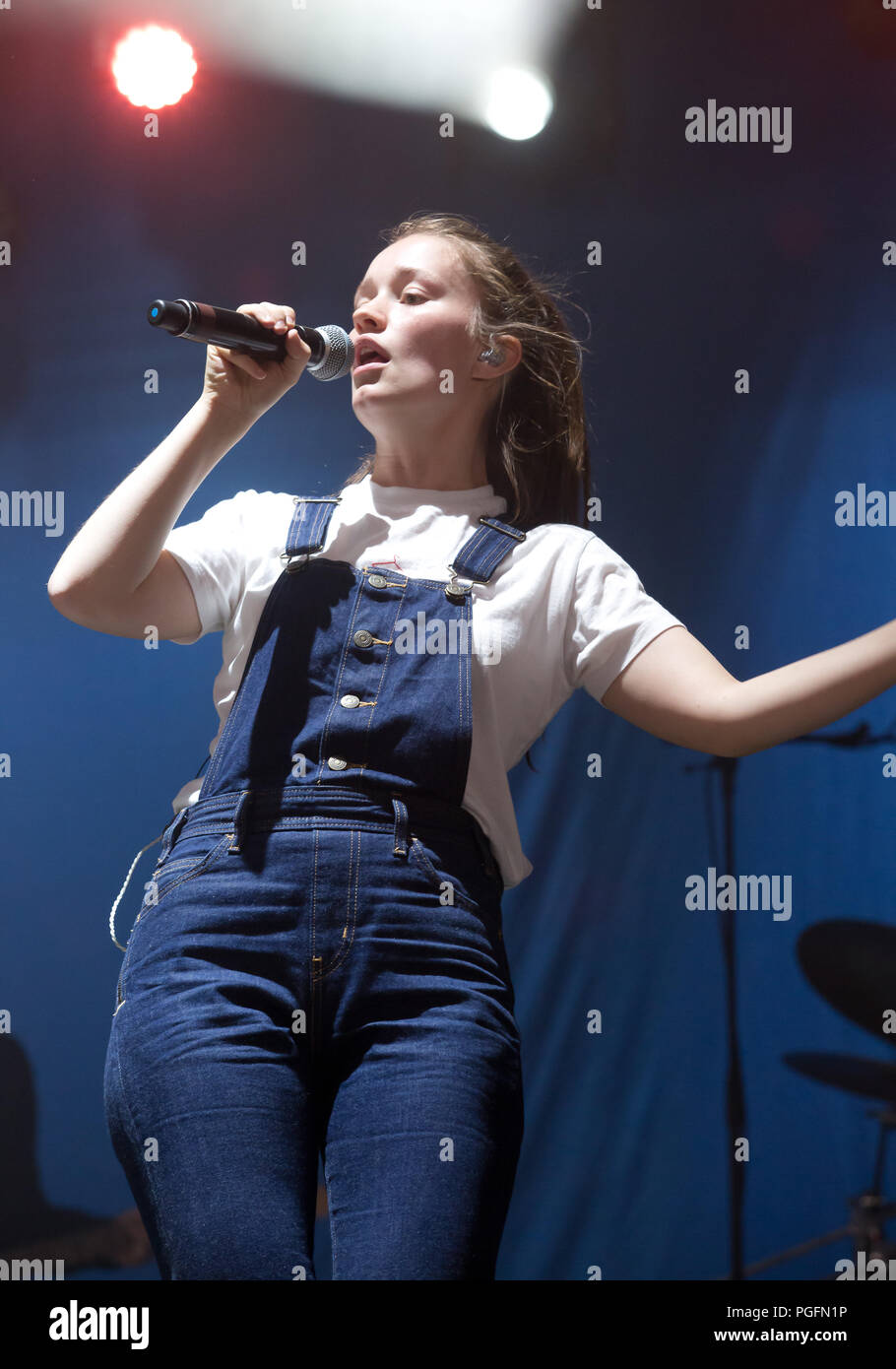 Sigrid singer -Fotos und -Bildmaterial in hoher Auflösung – Alamy