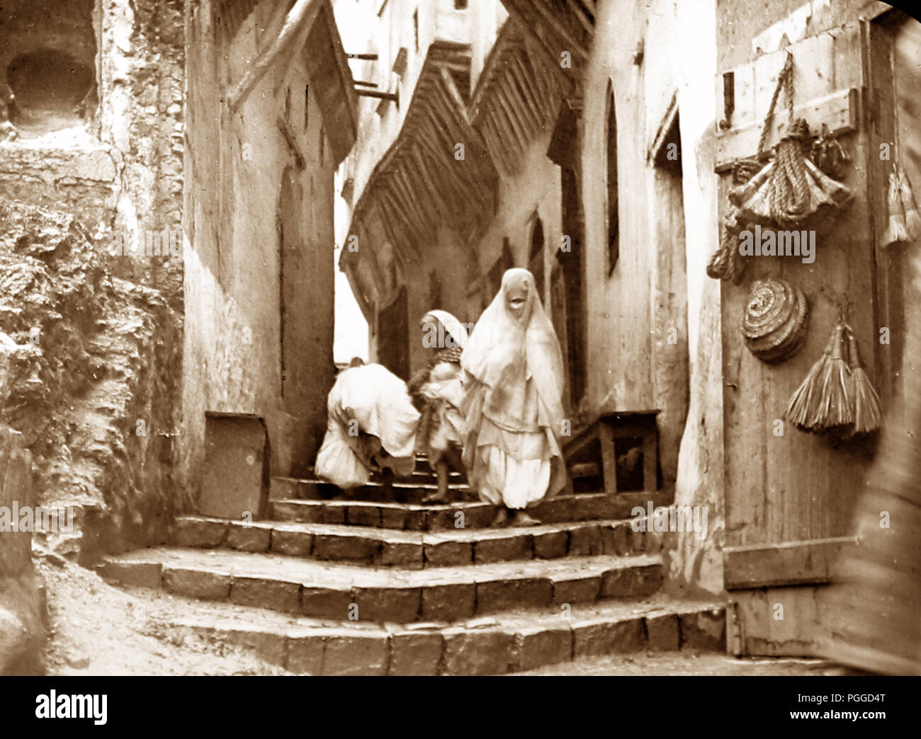 Algier Frauen Stockfotos und -bilder Kaufen - Alamy