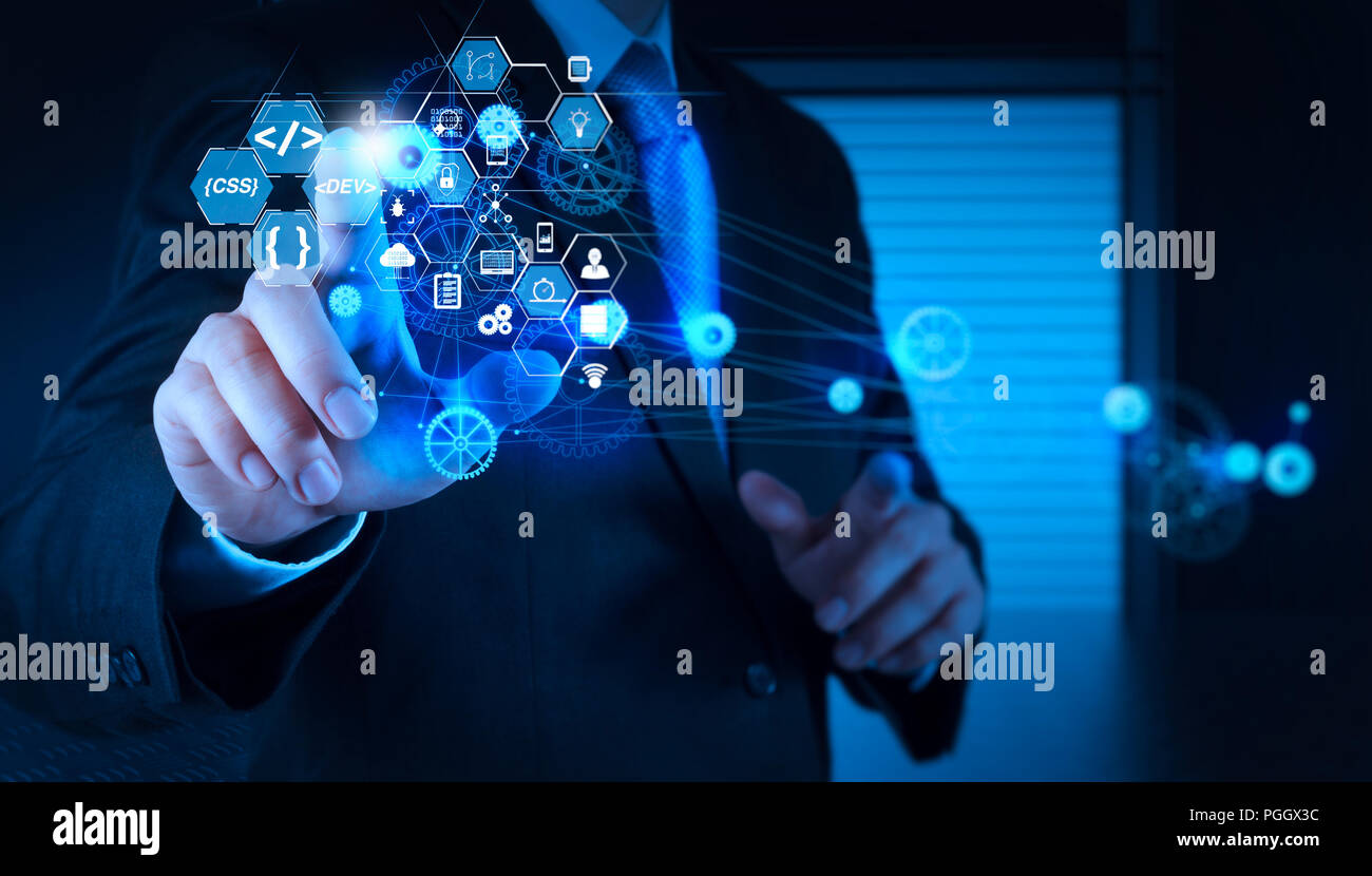 Software Entwickler arbeiten mit Augmented Reality dashboard Computer ...