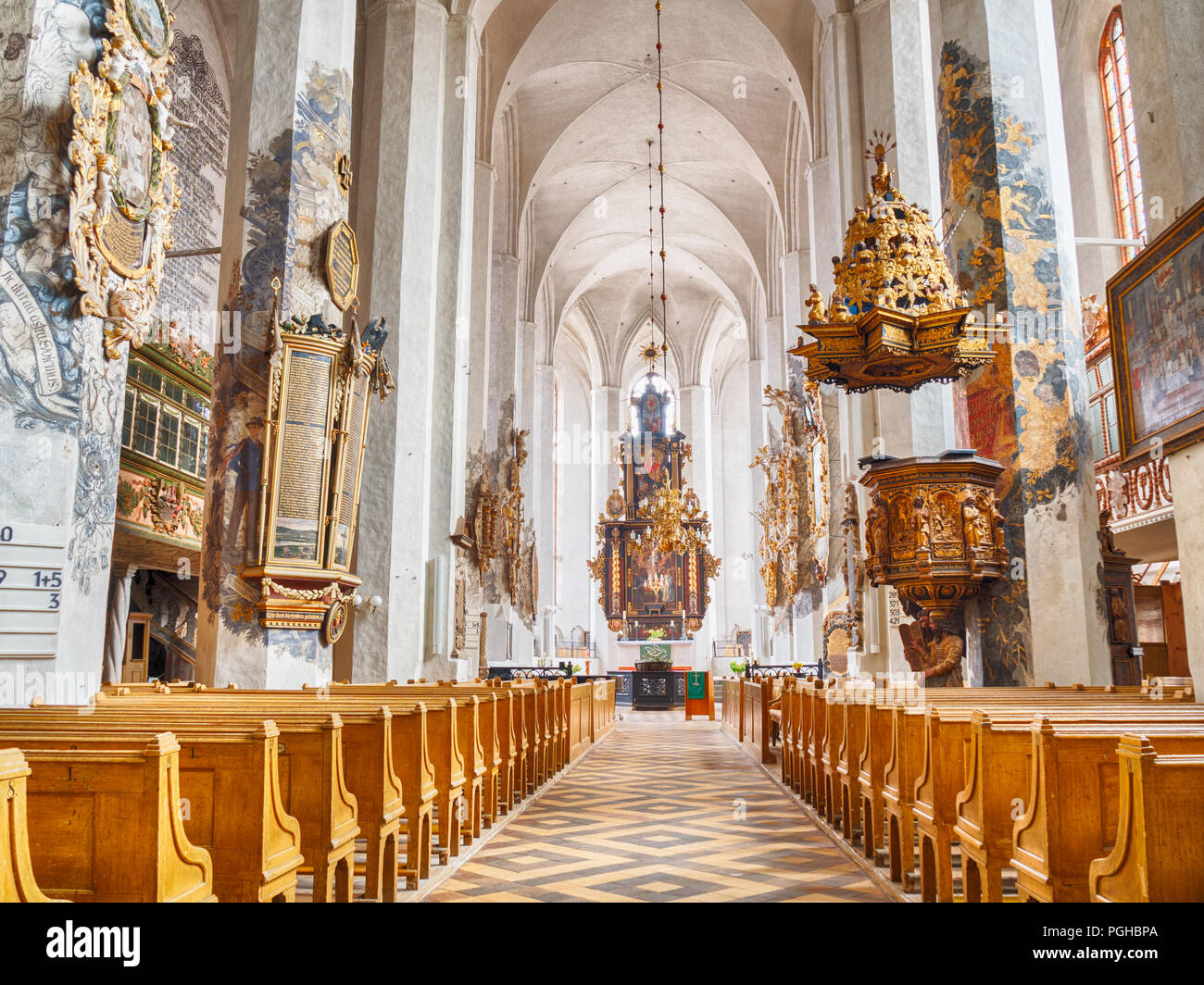 Innenansicht der St. Nikolaus Kirche in Luckau Stockfotografie - Alamy