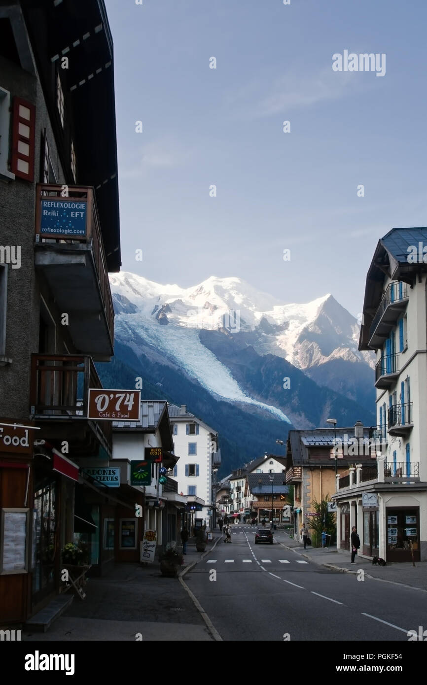 Chamonix Town Summer Stockfotos und -bilder Kaufen - Alamy