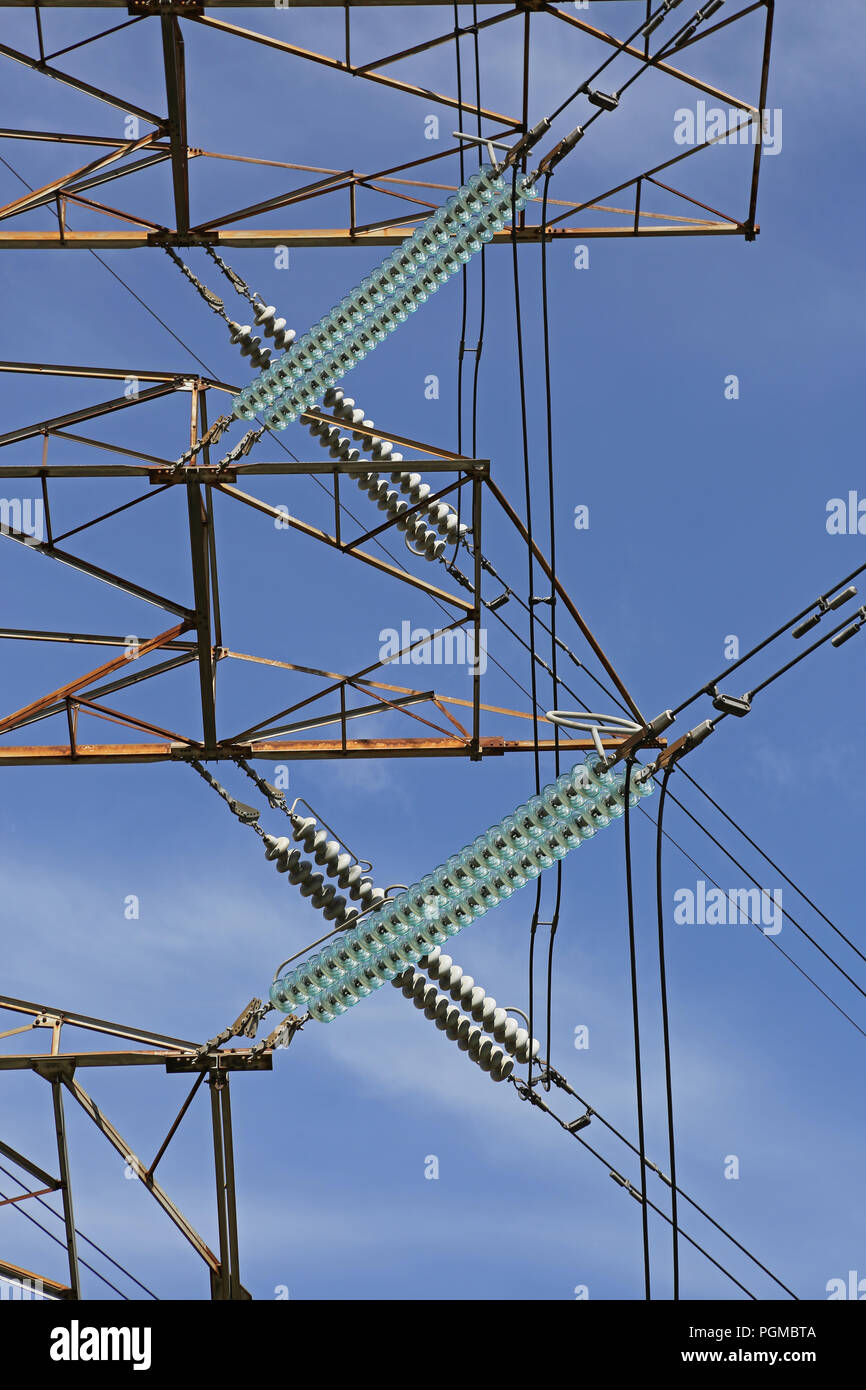 Ceramic insulators -Fotos und -Bildmaterial in hoher Auflösung – Alamy