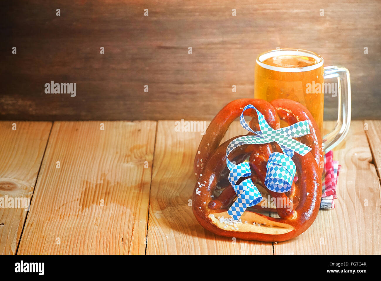 Oktoberfest brezel -Fotos und -Bildmaterial in hoher Auflösung – Alamy