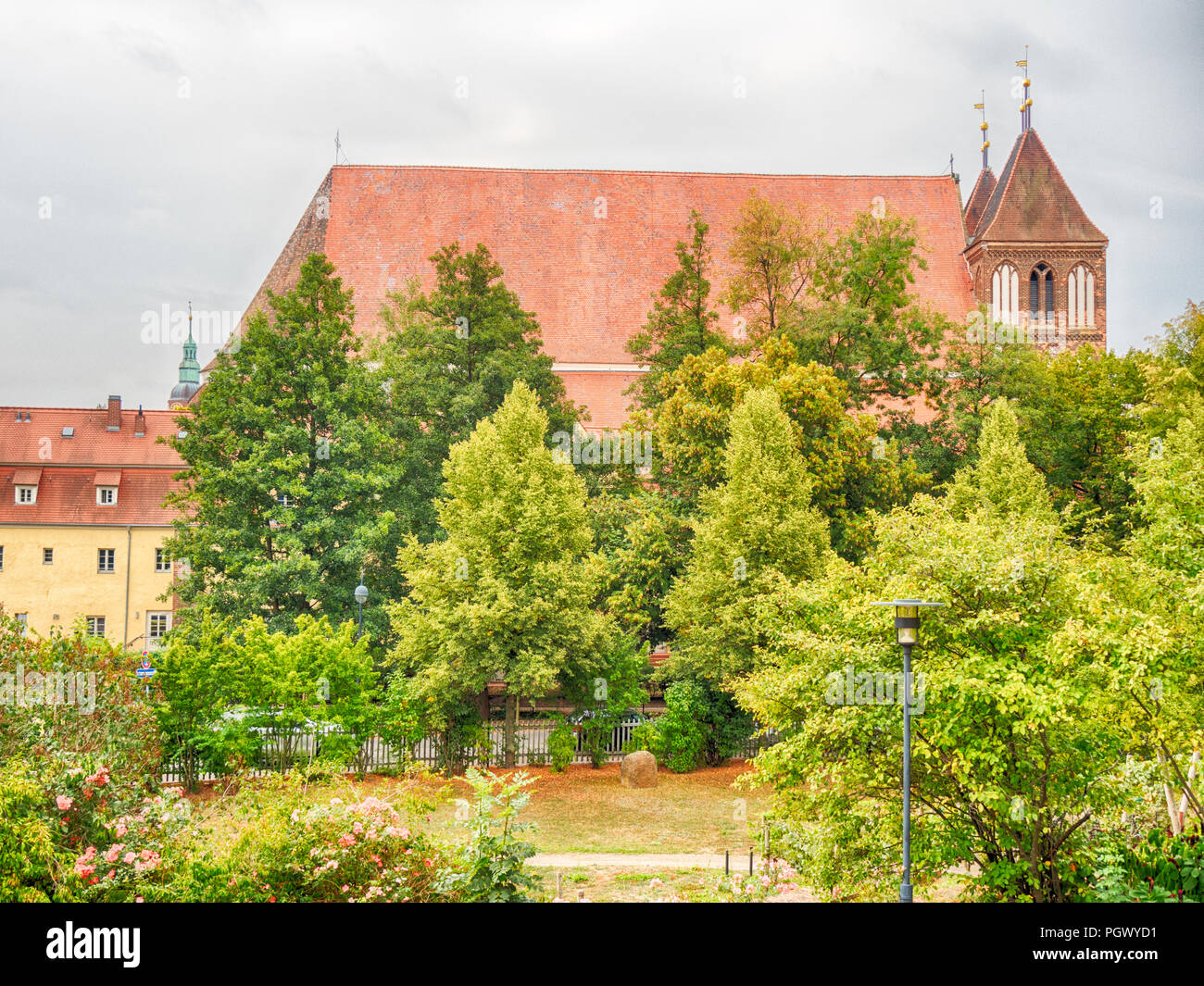 St Nikolai Kirche In Der Altstadt Stockfotos und -bilder Kaufen - Alamy