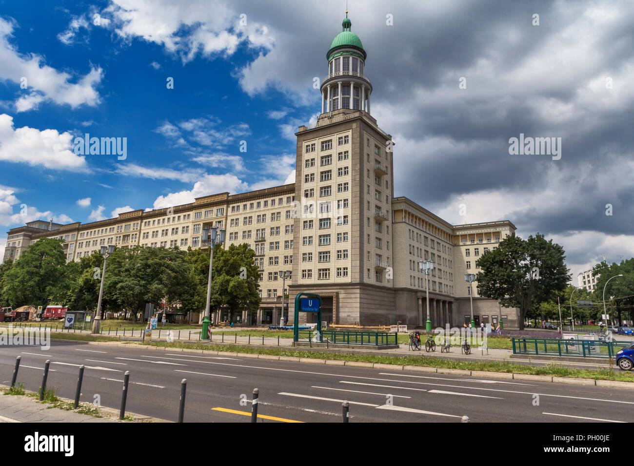 Jahrgang Gebäude, Karl Marx Allee, Berlin, Deutschland Stockfotografie ...
