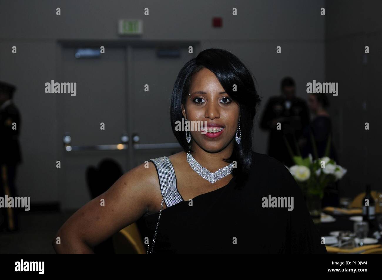 Kimberly Larsen, eine militärische Ehegatte, feiert das im Armee ...