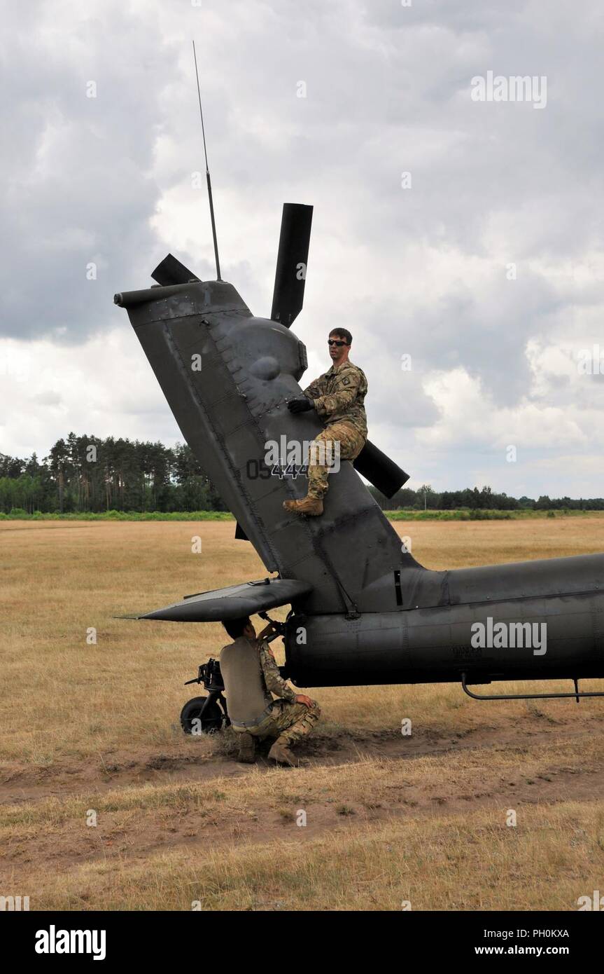 Us-Soldaten zu Task Force Viper 1 Bataillon zugeordnet, 3 Aviation ...