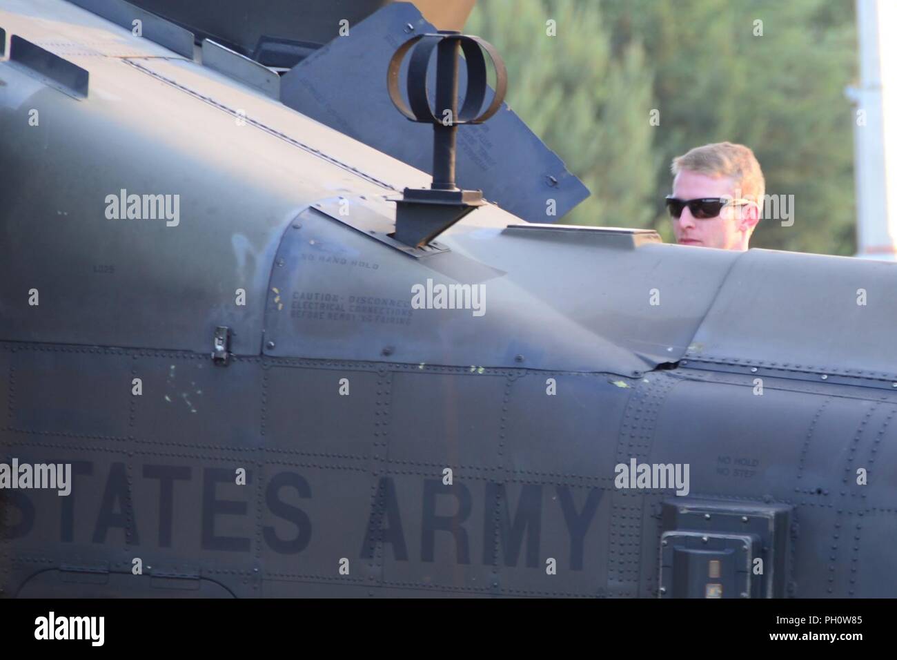 Ein U.S. Army Apache Helikopter Pilot Task Force Viper 1 Bataillon ...
