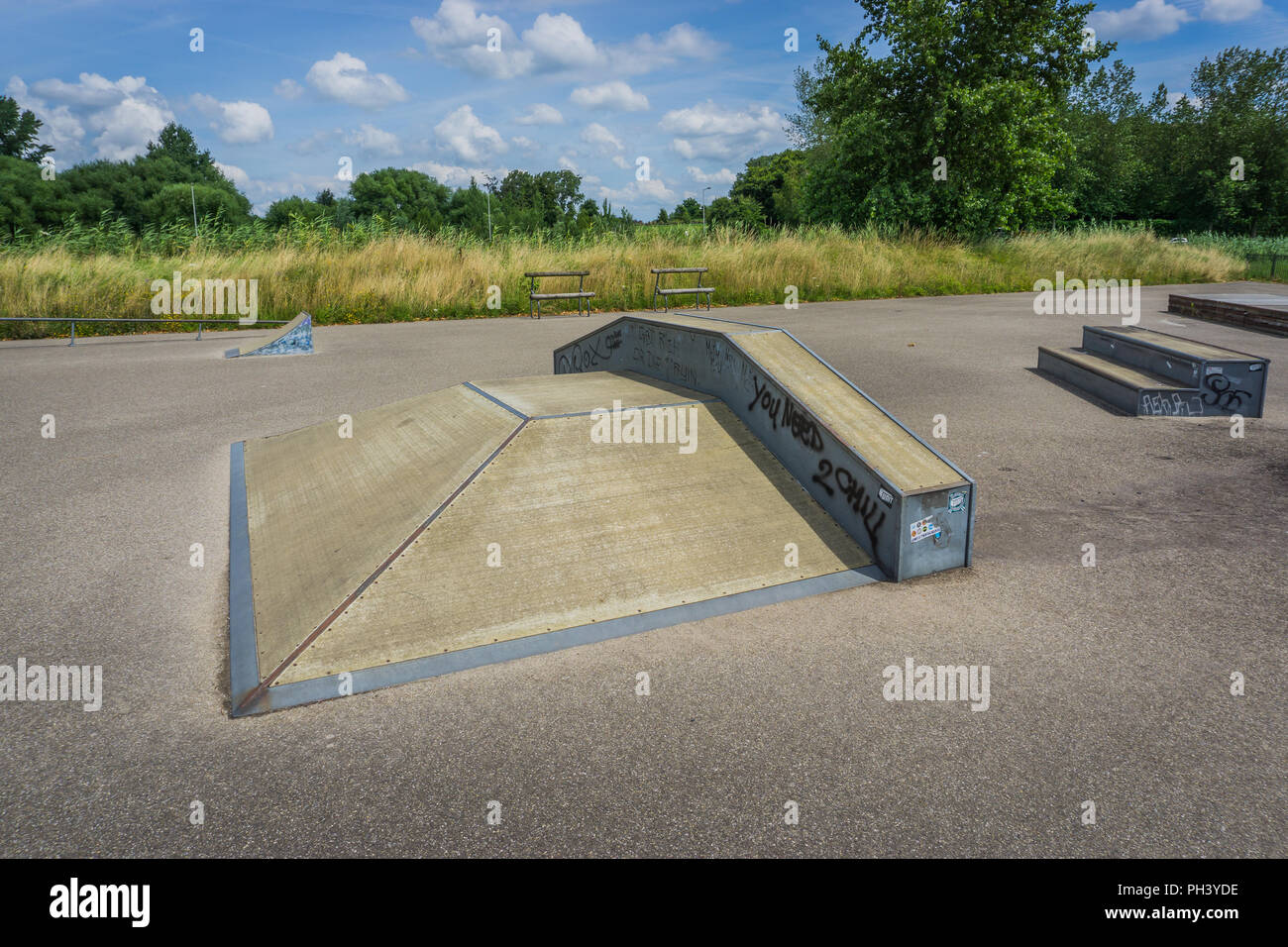 Skate rampe -Fotos und -Bildmaterial in hoher Auflösung – Alamy