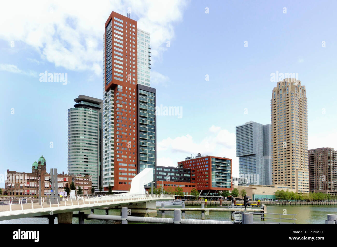 ROTTERDAM, Niederlande - 30 August 2018. Hotel New York, Montevideo ...