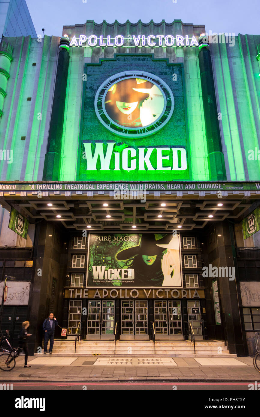 Apollo Victoria Theatre Stockfotos und -bilder Kaufen - Alamy