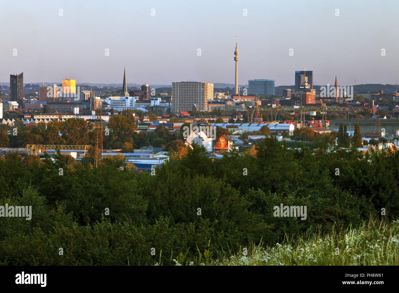 Panorama der Stadt mit Florian Tower, Dortmund Stockfotografie - Alamy