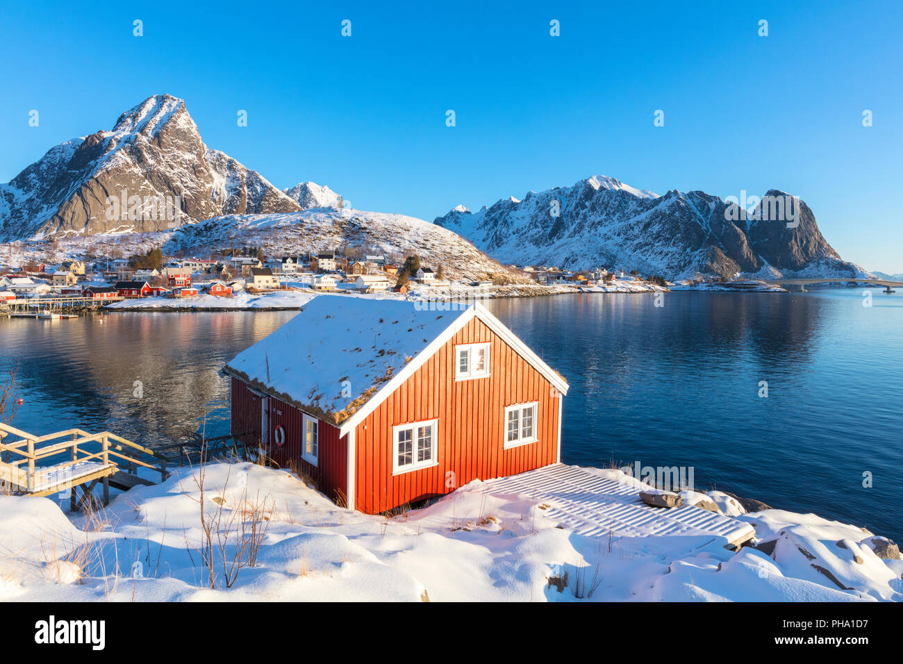 Traditionelle Hütte (Rorbu), Reine, Moskenes, Lofoten, Nordland ...