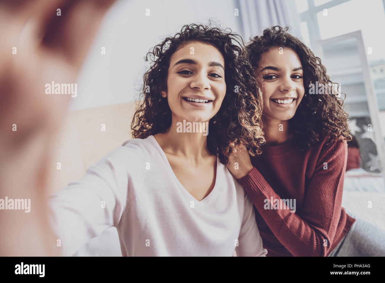 Frau dame weibliche self selfies -Fotos und -Bildmaterial in hoher Auflösung – Alamy