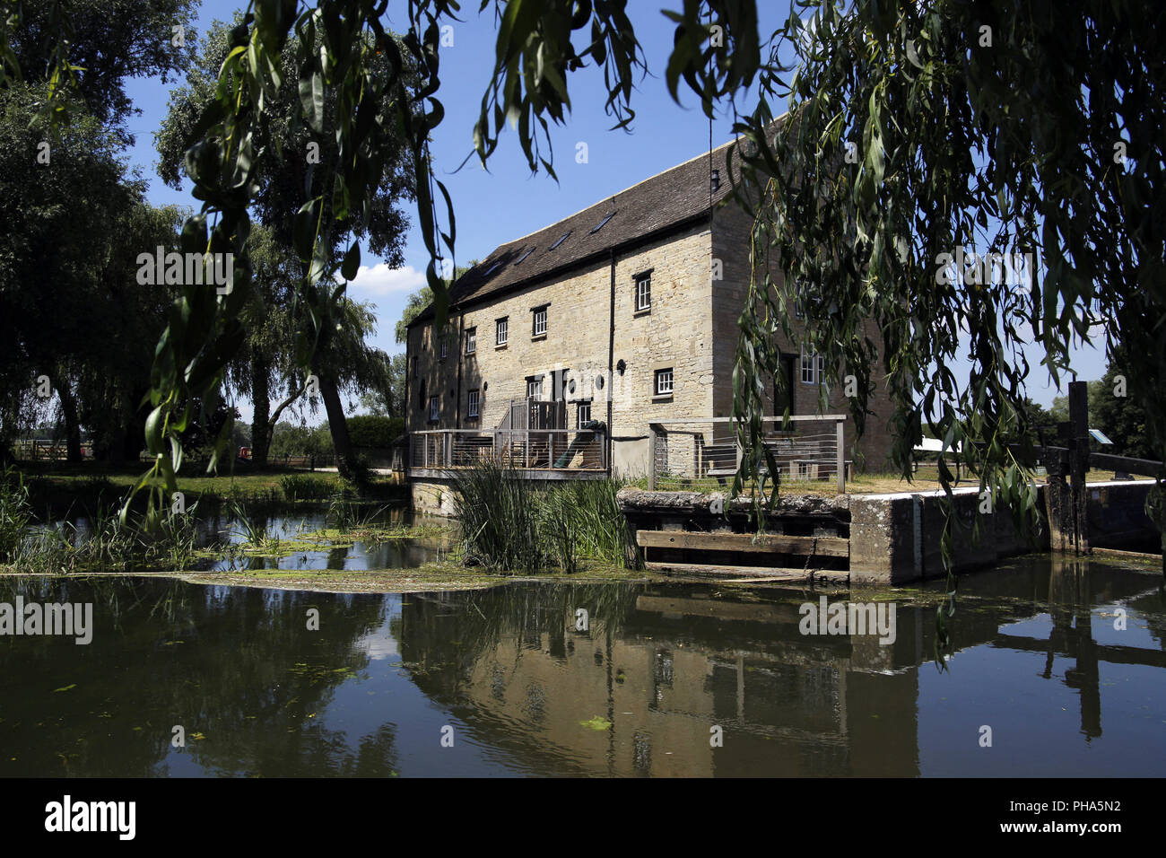Barnwell oundle northamptonshire -Fotos und -Bildmaterial in hoher ...