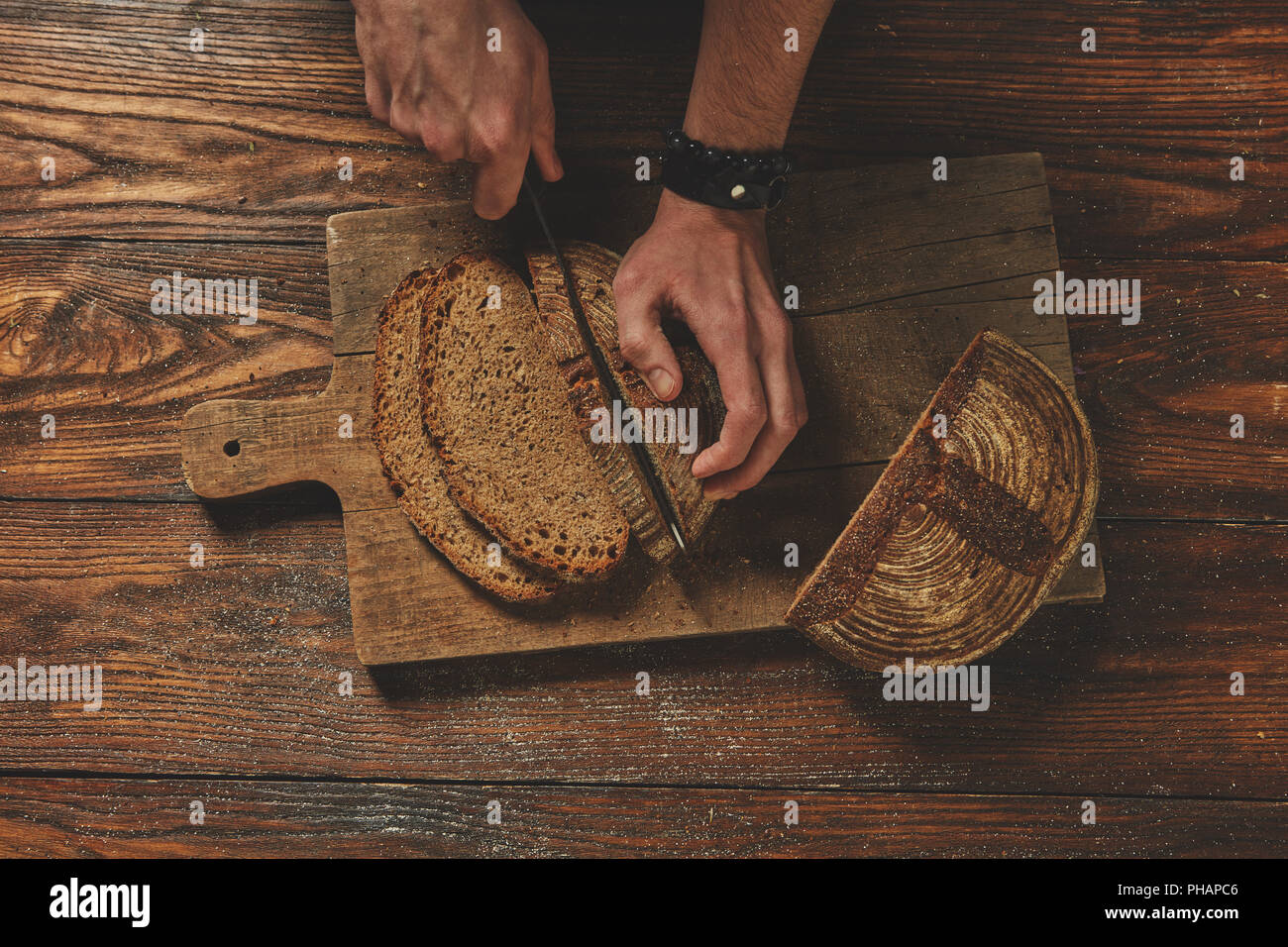 Bäcker mann -Fotos und -Bildmaterial in hoher Auflösung – Alamy