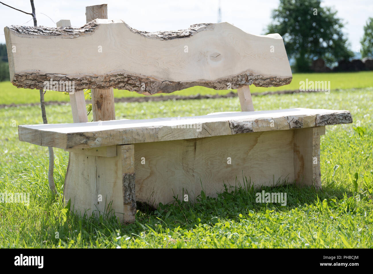 Bank aus holz -Fotos und -Bildmaterial in hoher Auflösung – Alamy