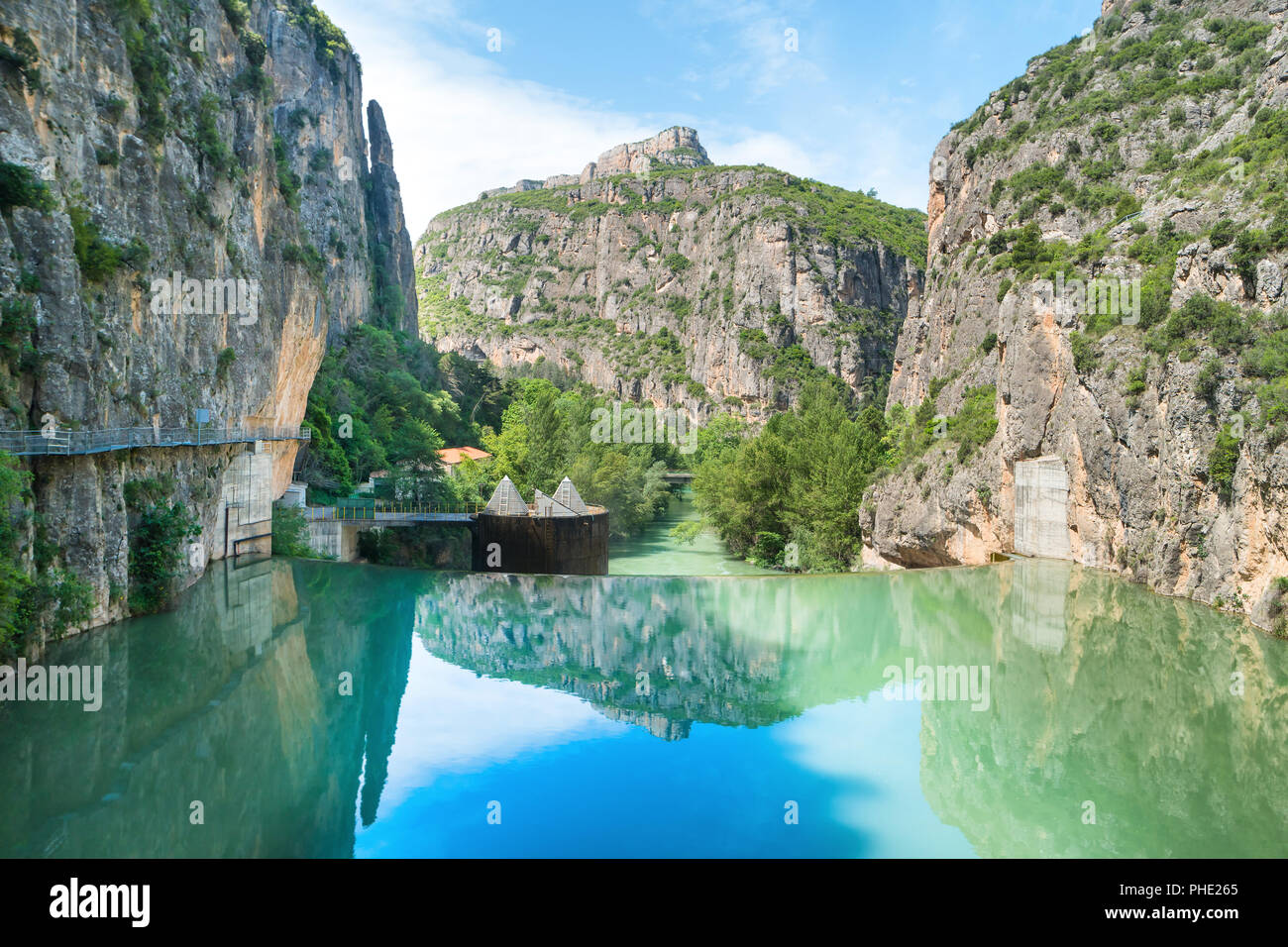 Damm im fluss -Fotos und -Bildmaterial in hoher Auflösung – Alamy