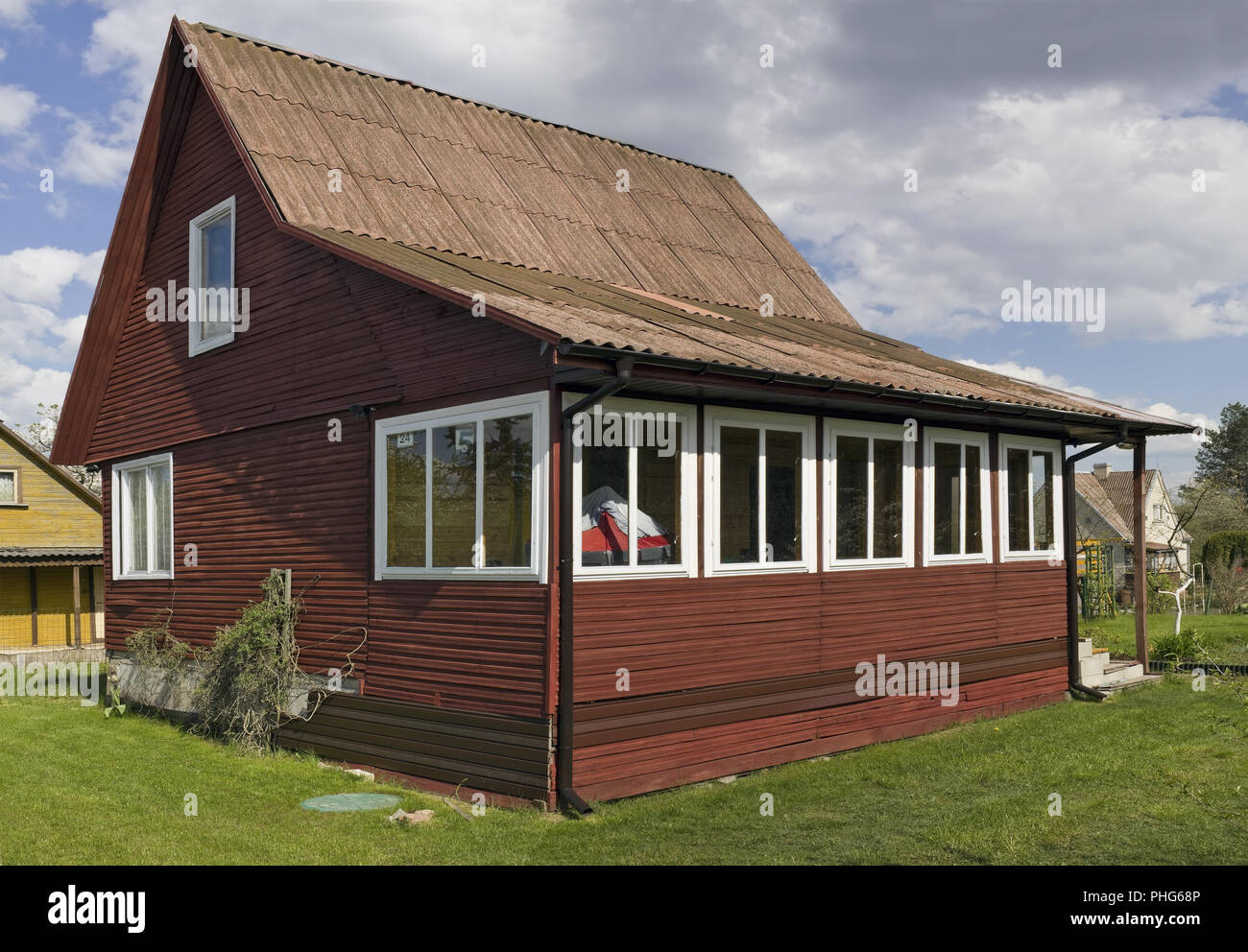 Handgemachtes haus -Fotos und -Bildmaterial in hoher Auflösung – Alamy