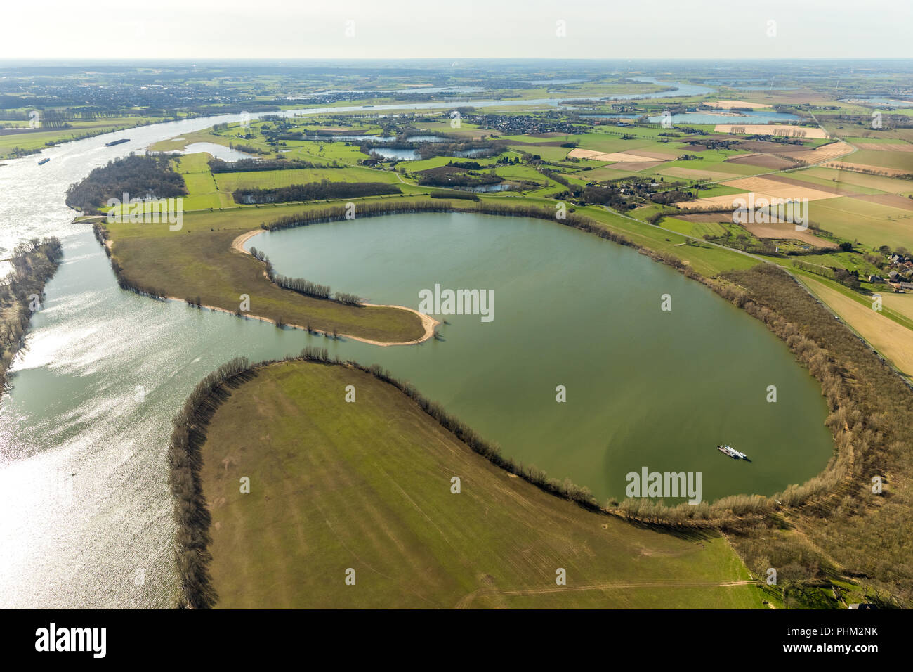 Wasser im Rhein, Flüren Alten Rhein in Wesel in Nordrhein-westfalen ...