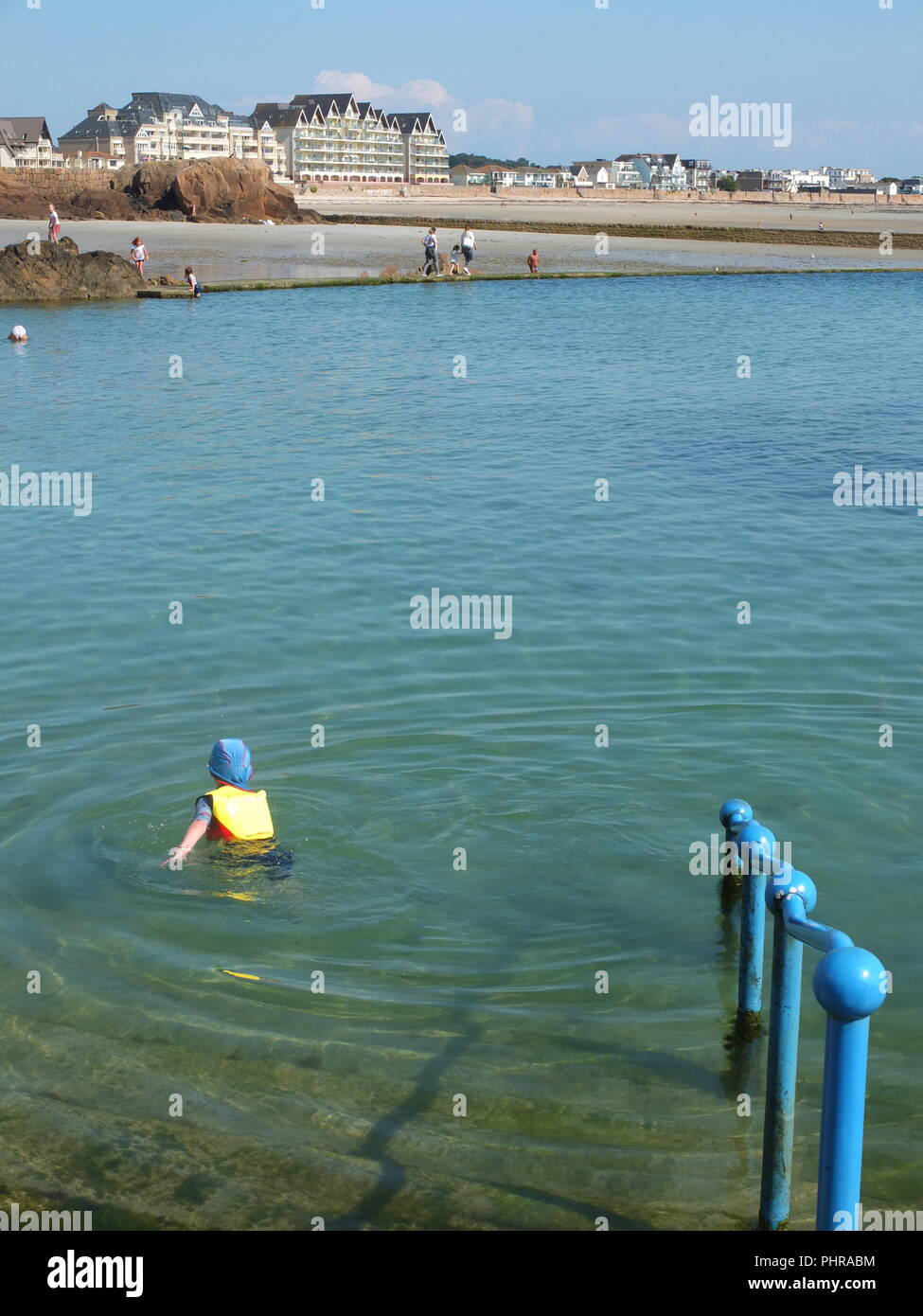 St helier beach jersey kanalinseln -Fotos und -Bildmaterial in hoher ...