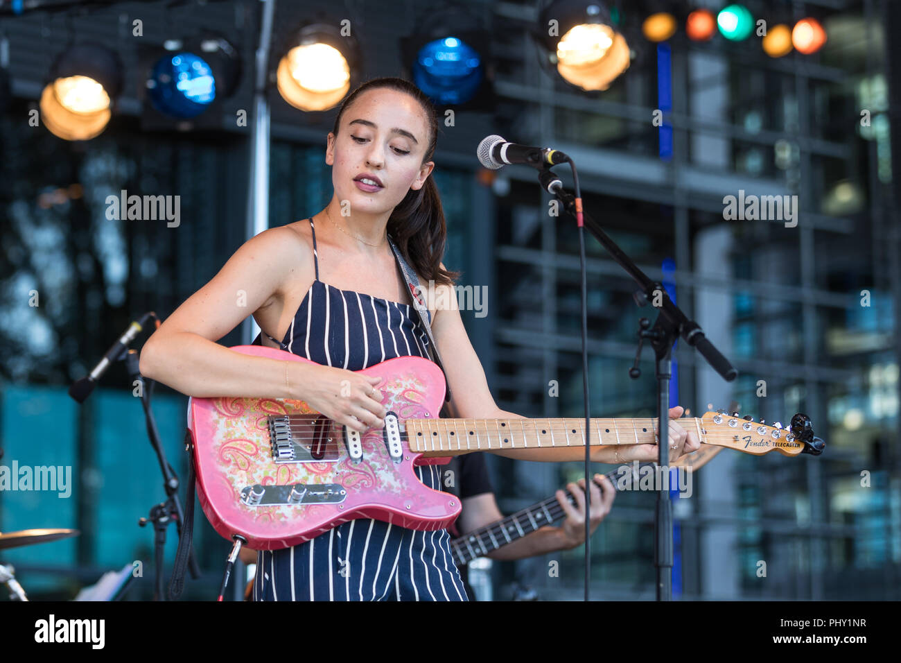 Victoria reed -Fotos und -Bildmaterial in hoher Auflösung – Alamy