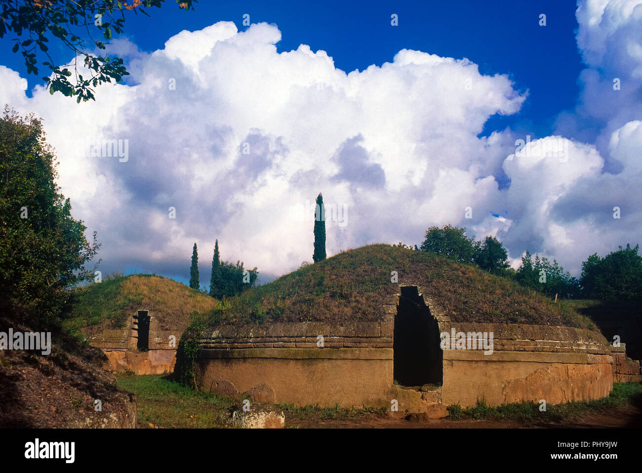 Etruskische Nekropolen Stockfotos und -bilder Kaufen - Alamy