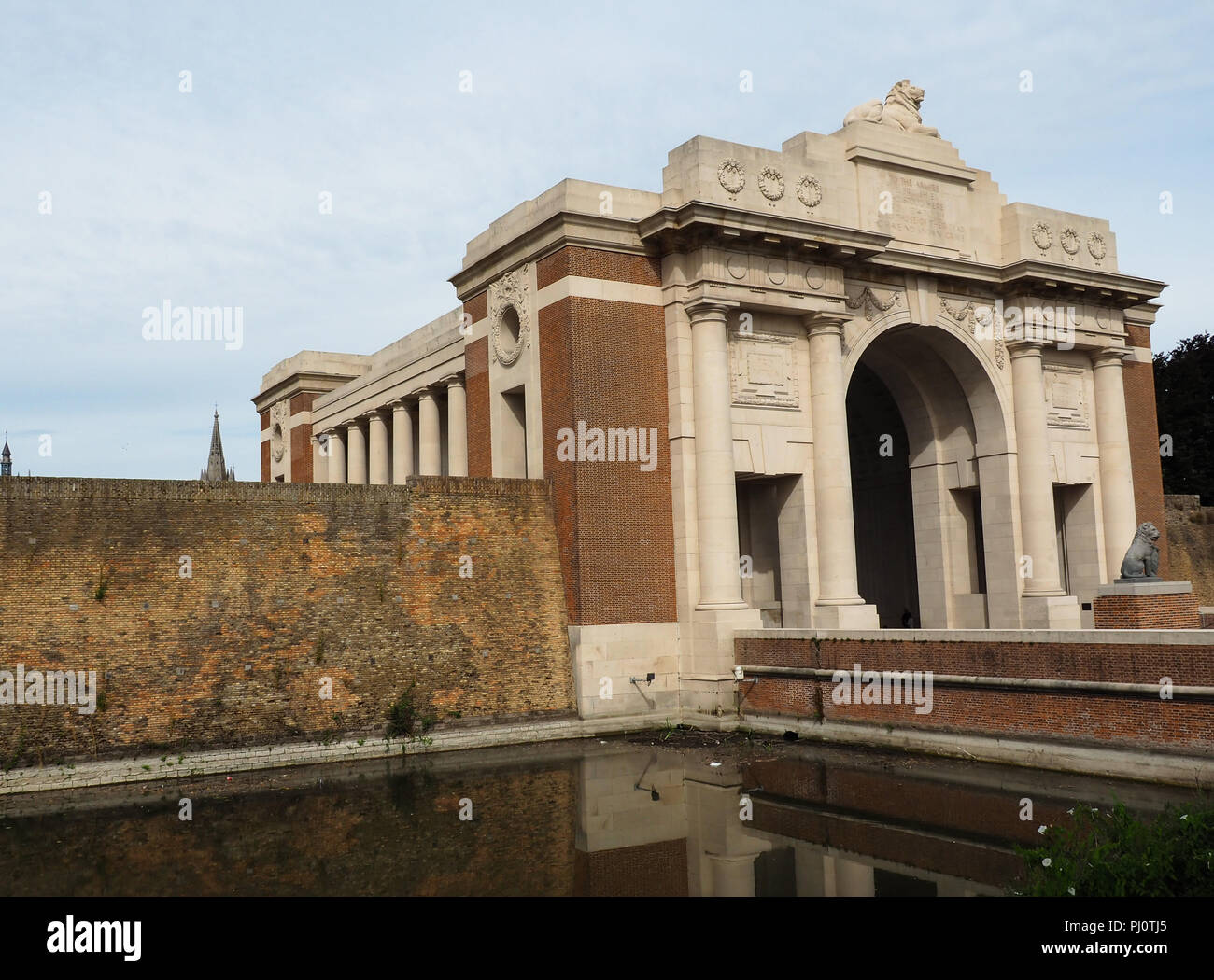 Cwgc ypres menin gate memorial -Fotos und -Bildmaterial in hoher ...