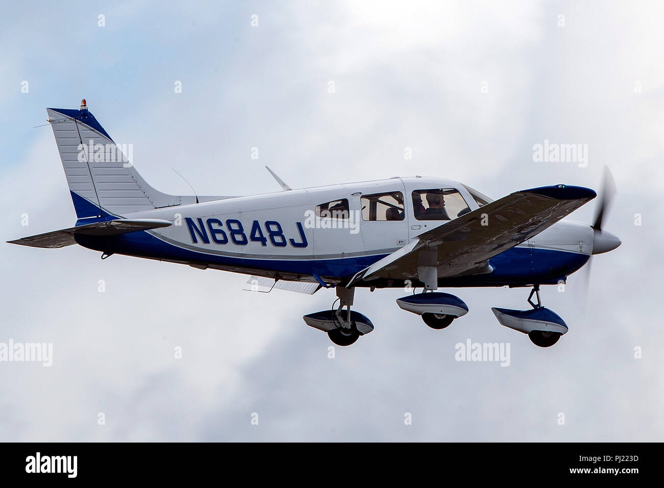 Piper pa 28 archer ii -Fotos und -Bildmaterial in hoher Auflösung – Alamy