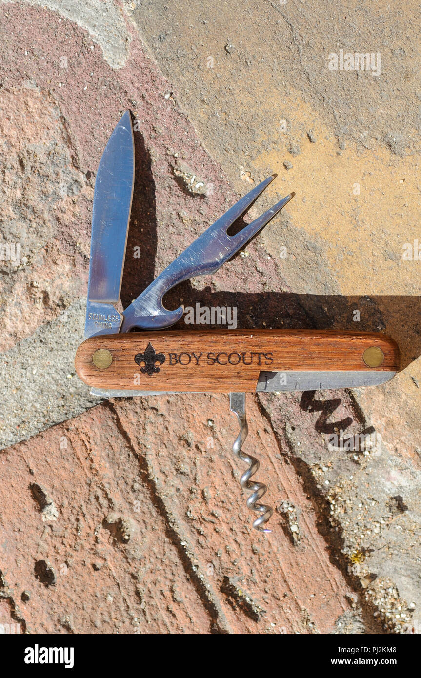Scout knife -Fotos und -Bildmaterial in hoher Auflösung – Alamy