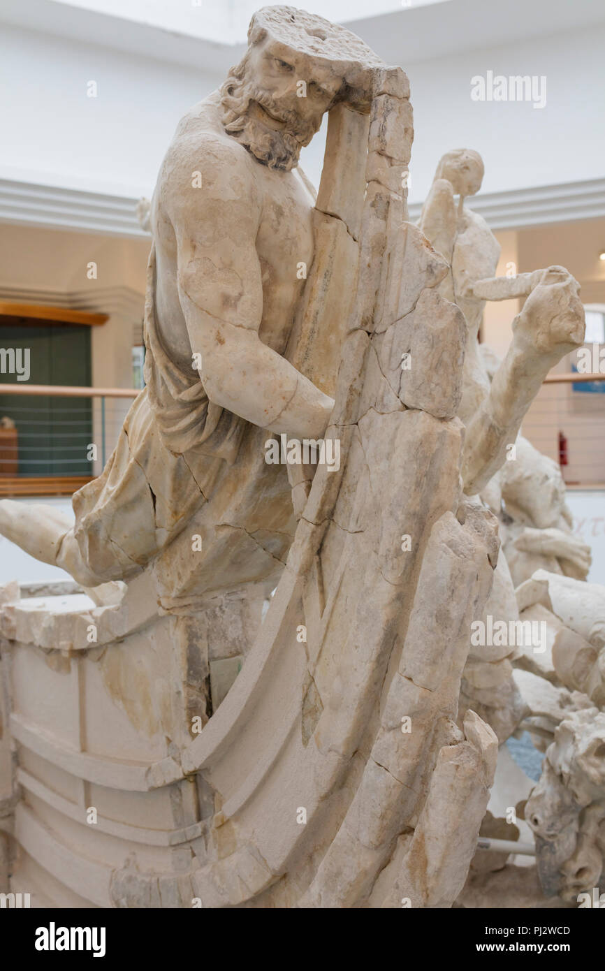 Alte statue des tiberius -Fotos und -Bildmaterial in hoher Auflösung ...