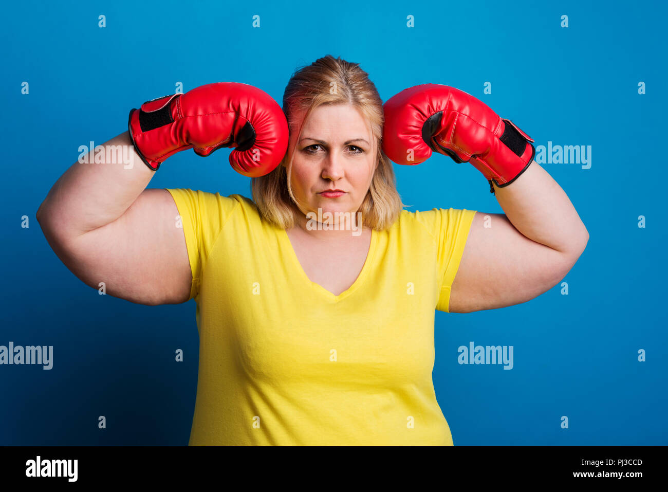 Boxen frau gewicht -Fotos und -Bildmaterial in hoher Auflösung – Alamy