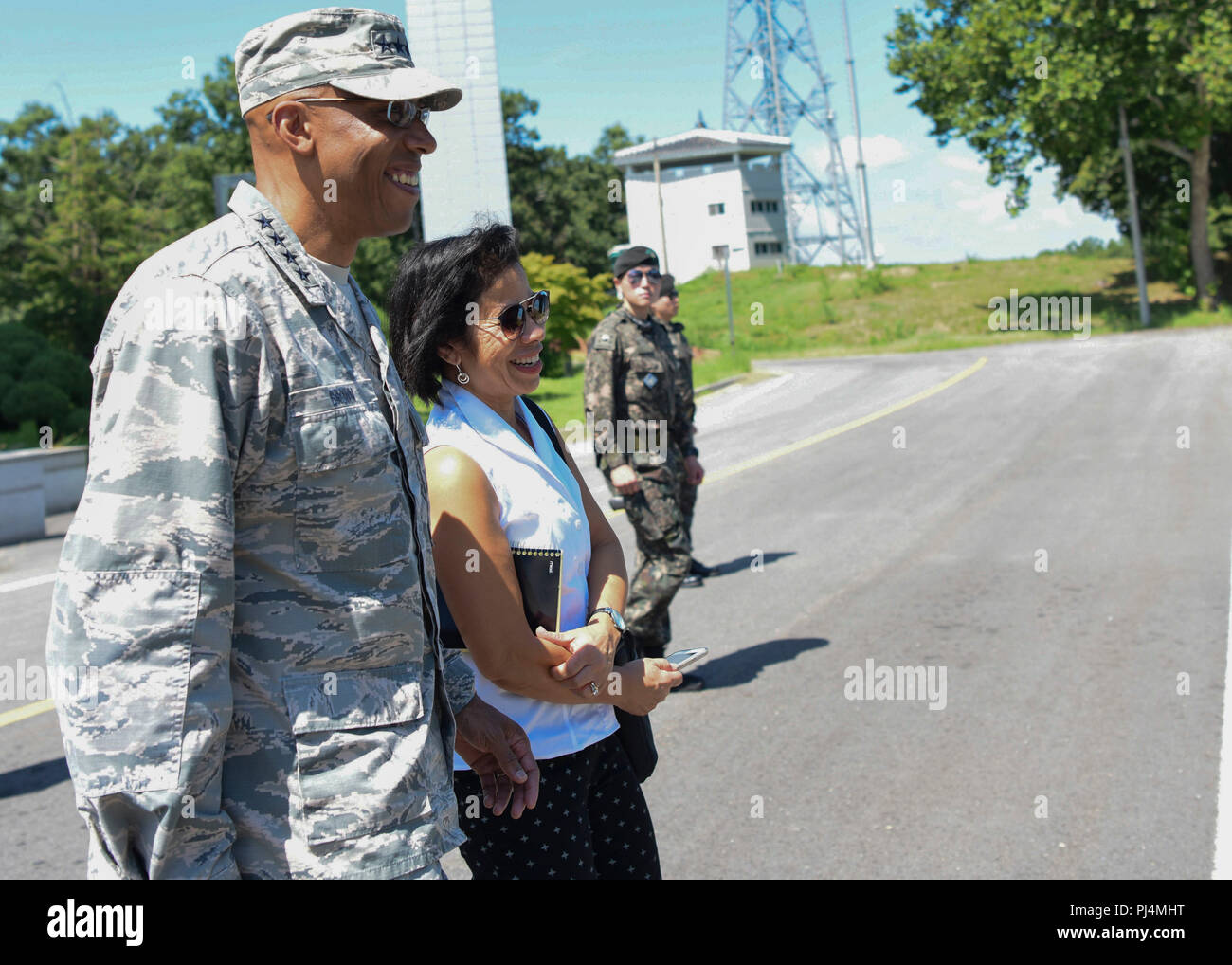 Gen cq brown -Fotos und -Bildmaterial in hoher Auflösung – Alamy