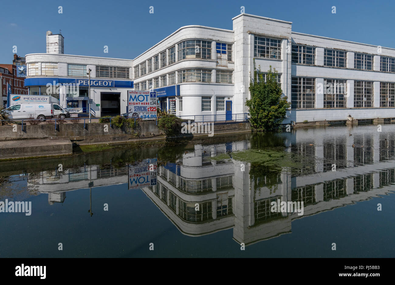 Modernistischen art deco -Fotos und -Bildmaterial in hoher Auflösung ...