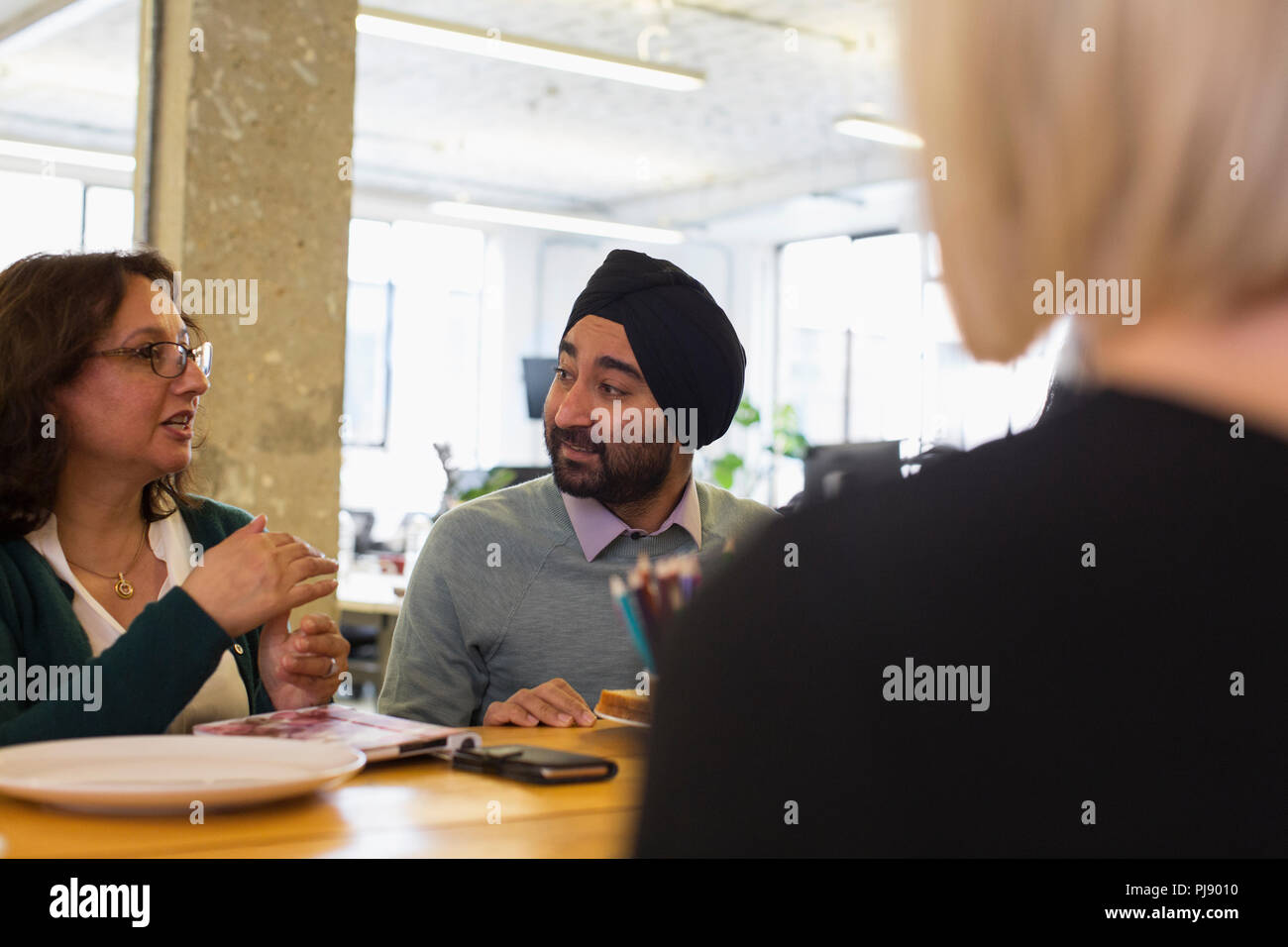 Offen reden -Fotos und -Bildmaterial in hoher Auflösung – Alamy